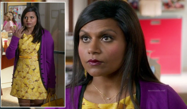 WornOnTV: Mindy’s yellow lemon print dress, magenta cardigan and tiny ...
