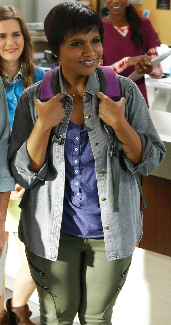 WornOnTV: Mindy’s army green jeans with zip pockets and chambray shirt ...