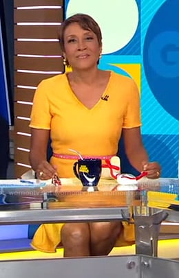 WornOnTV: Robin’s orange v-neck knit dress on Good Morning America ...