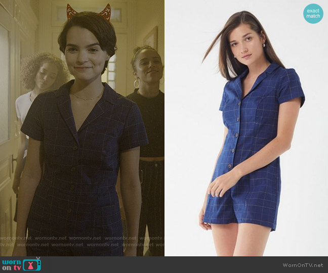 WornOnTV: Elodie’s navy checked romper on Trinkets | Brianna Hildebrand ...