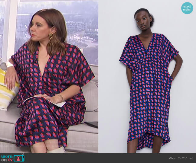 WornOnTV: Melanie’s navy and pink geometric print dress on Live from E ...