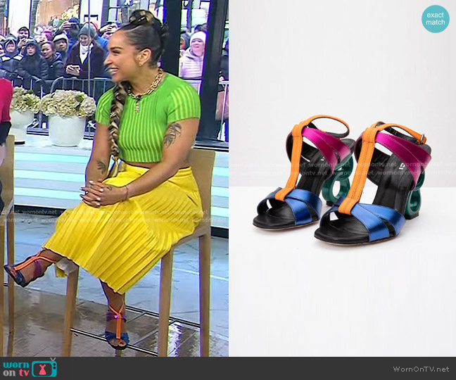 WornOnTV Robin Arzon s Green Cropped Tee And Yellow Pleated Skirt On