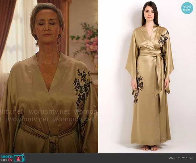 WornOnTV: Hera’s gold floral robe on Kaos | Janet McTeer | Clothes and ...